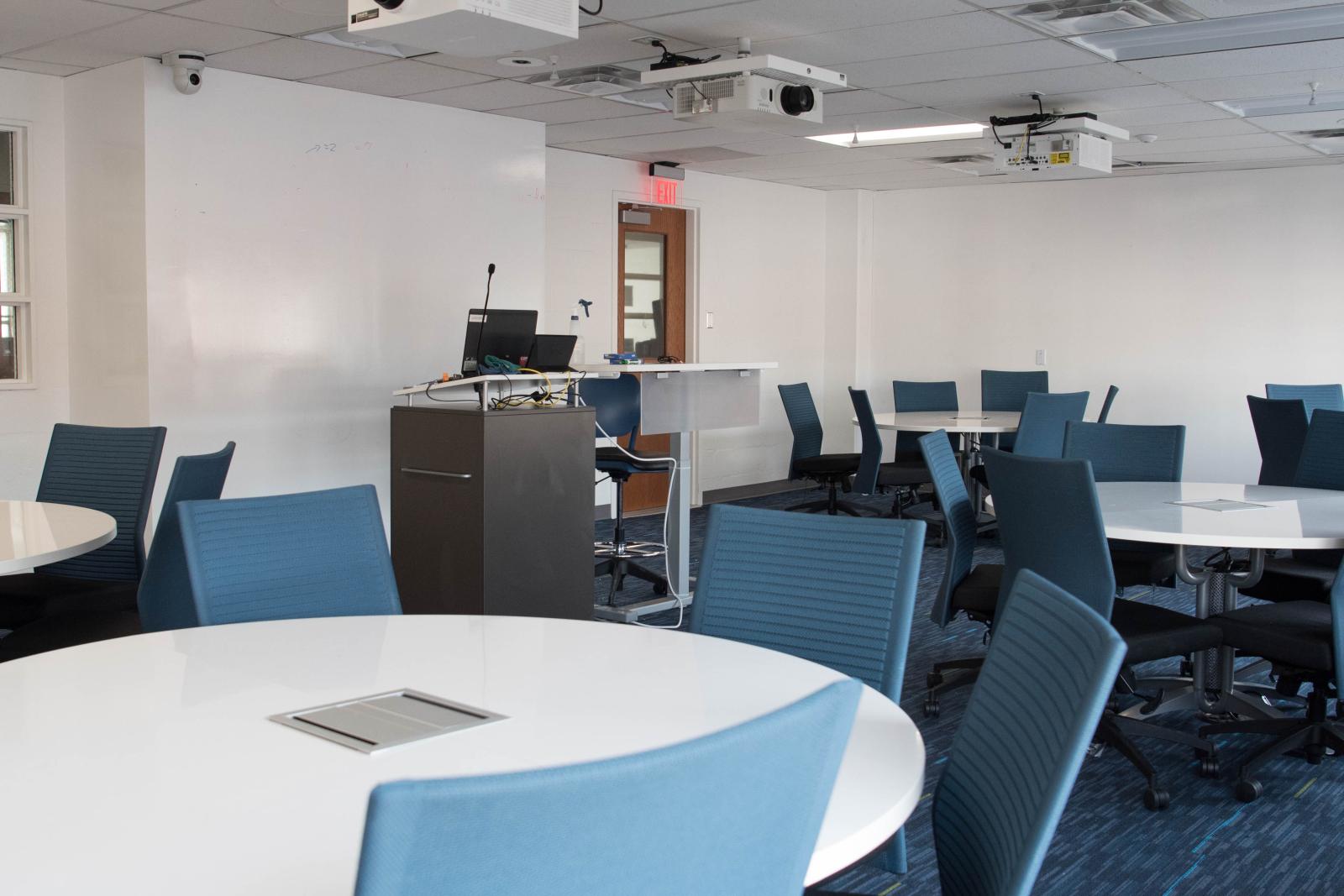 TH-402 Scale up CS Classroom | SEAS Computing Facility | School of ...